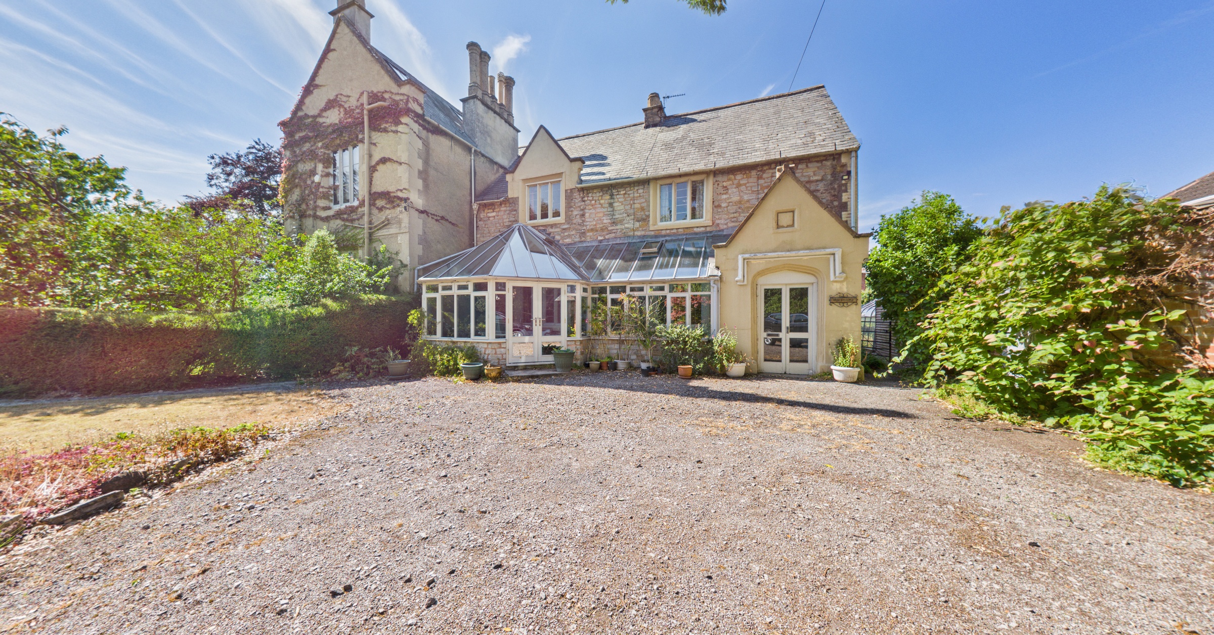 The Priory, Hamp Green Rise