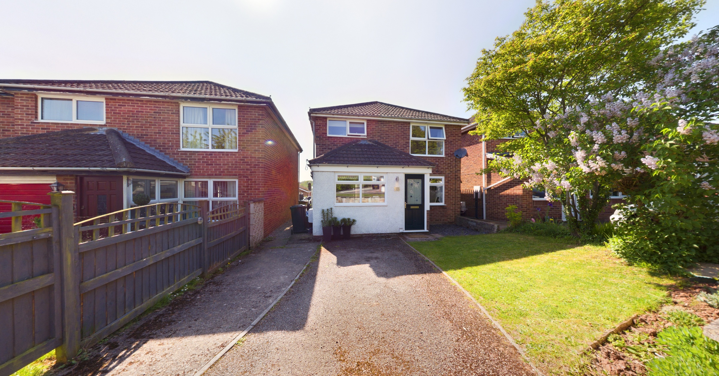 15 Ash Close