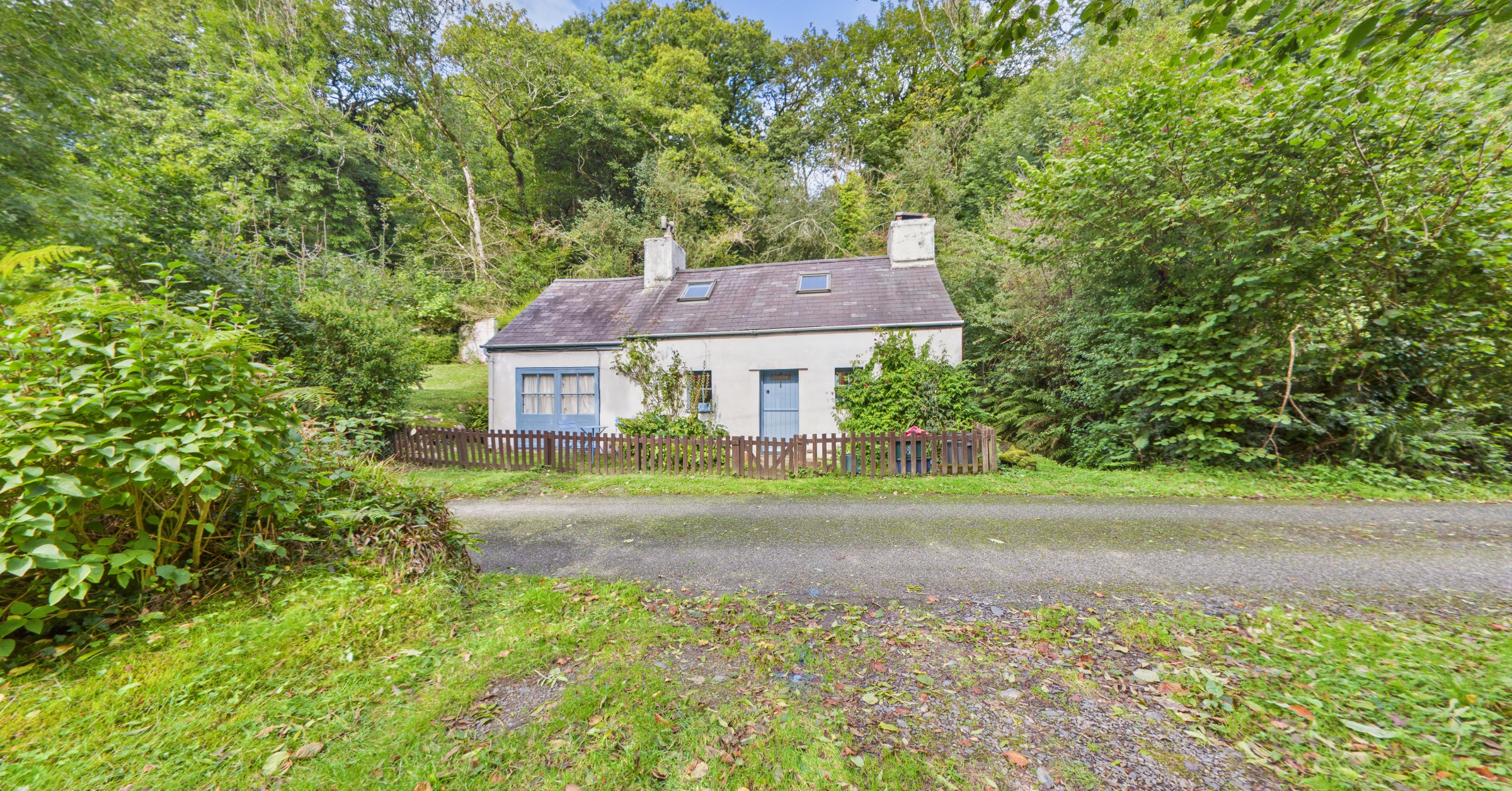 Cwmllan Pontfaen, Fishguard, Pembrokeshire, SA65 9SB