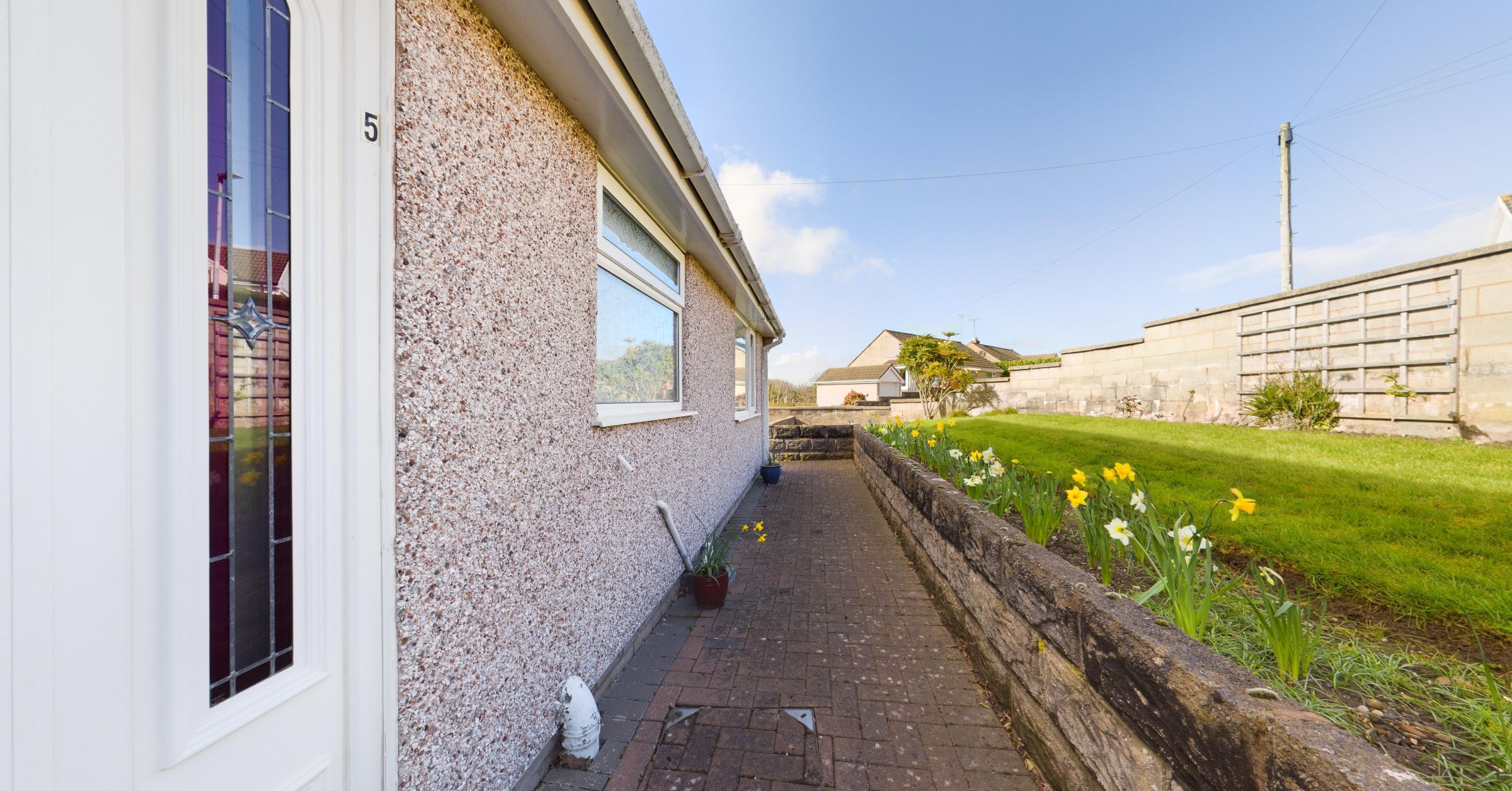 5 Hillside Court, Holywell