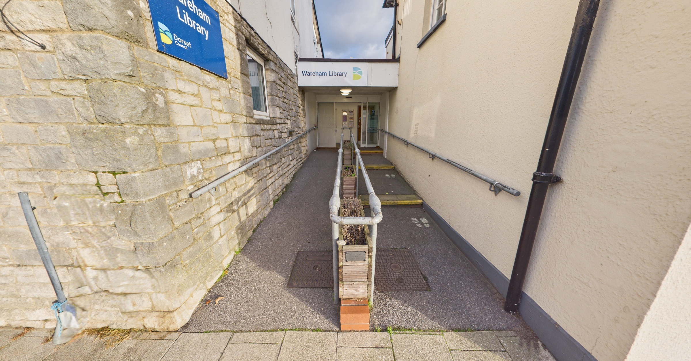 Dorset Libraries - Wareham Library