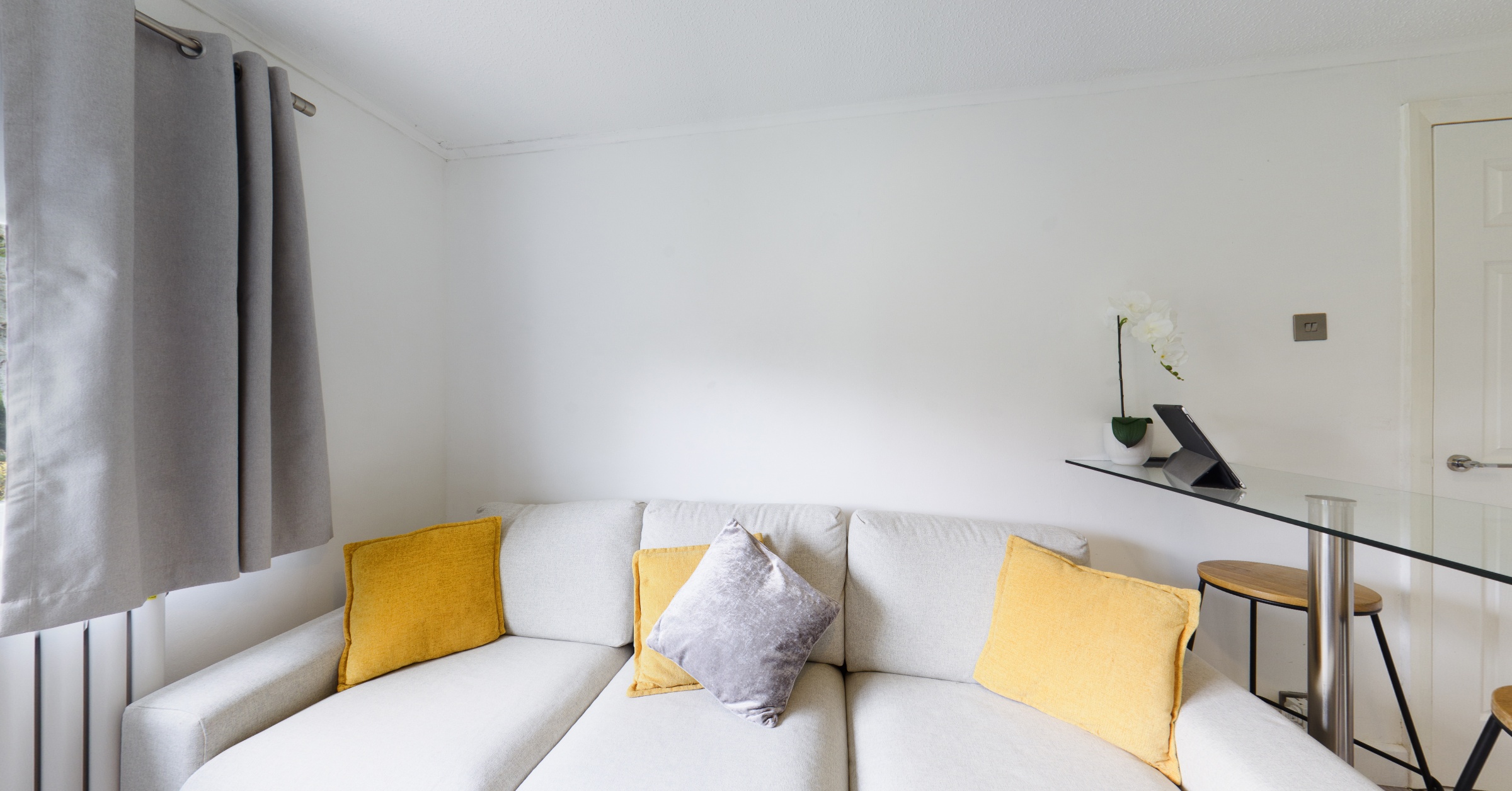 18 Gardenhall Court, G75 8SJ