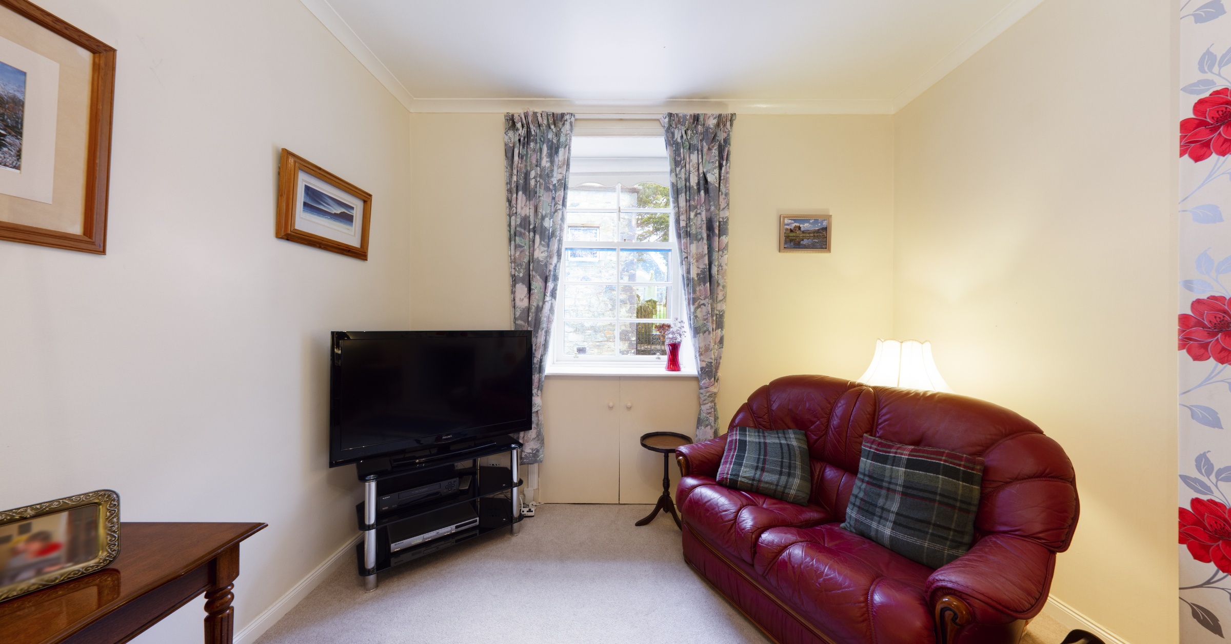 17 Bells Wynd, Douglas