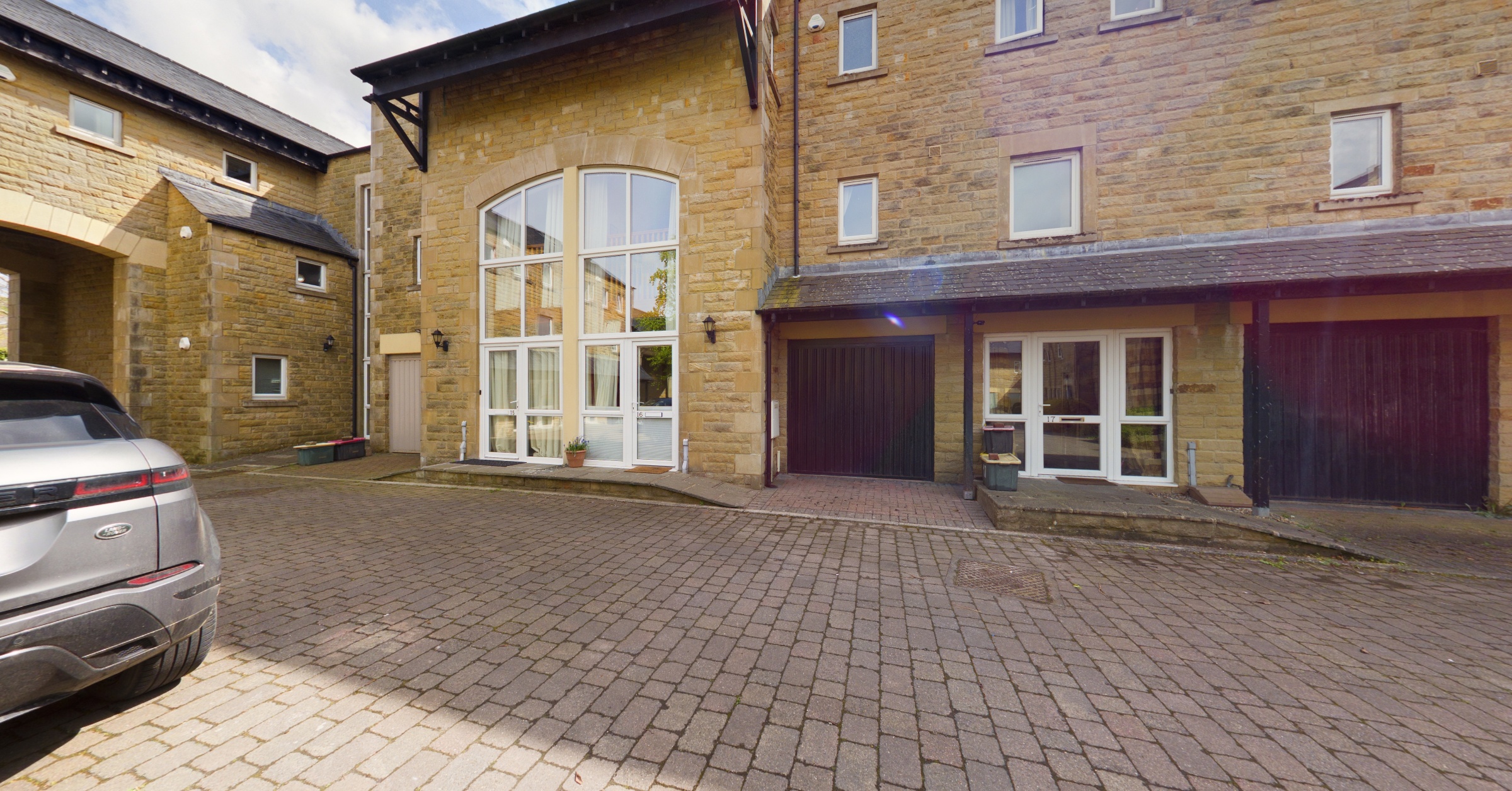 16 Strands Farm Court